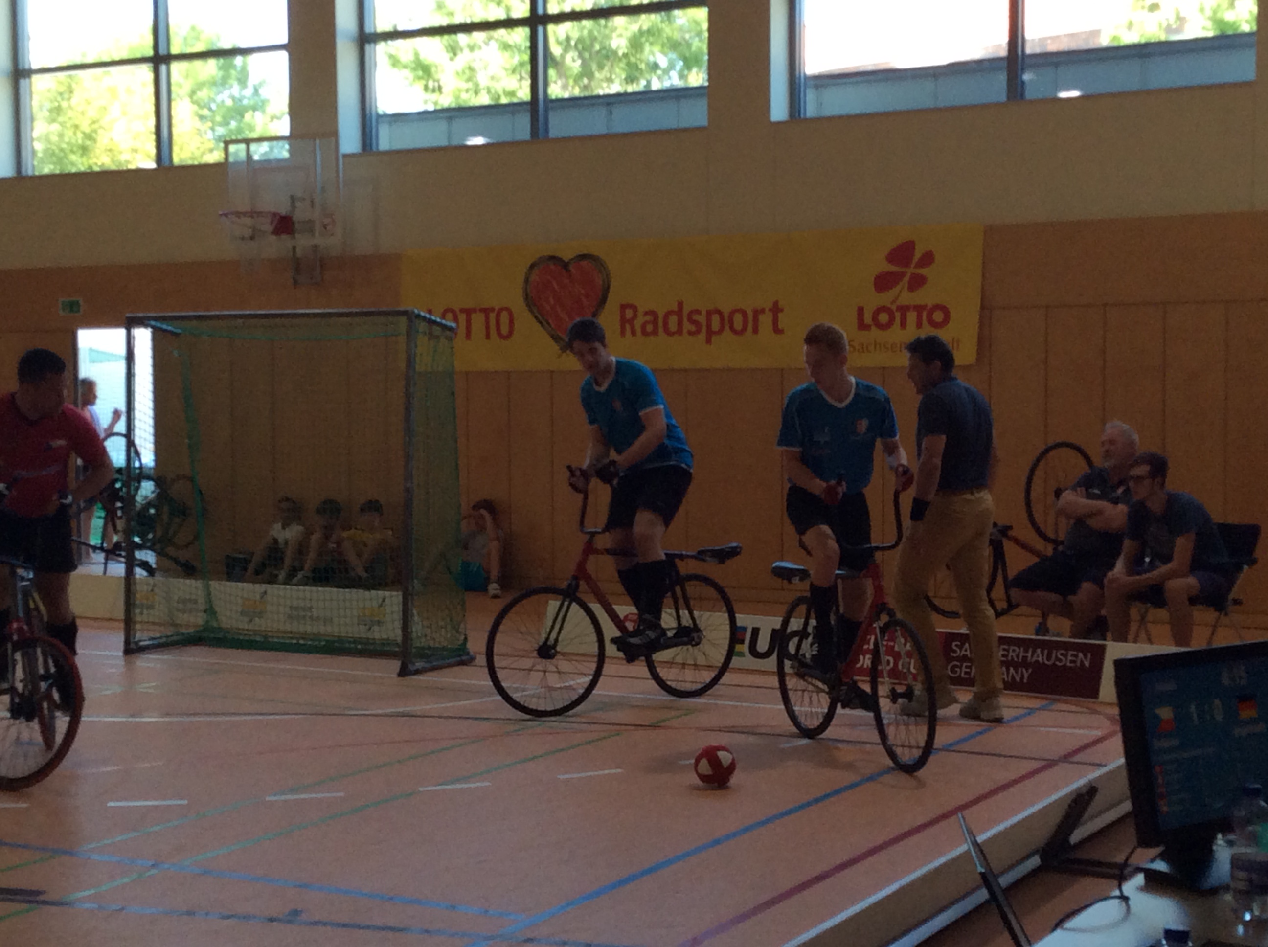 Radball-Weltcup: Höchst dominiert in Sangerhausen – Radsport SAH